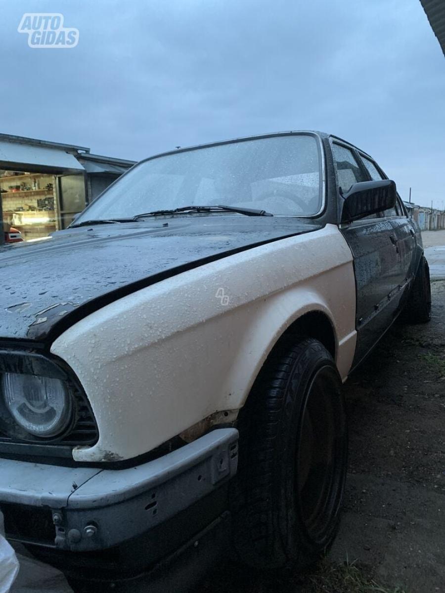 BMW 318 1987 Jonava, ar dzinēja tilpumu 2.80 L un nobraukumu 298 tūkst. km par 1800 €, foto 7 vietnē AUTOMOTO.COM.LV