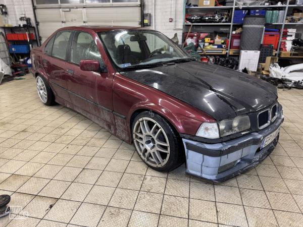 BMW 318 1992 Viļņa, ar dzinēja tilpumu 1.80 L un nobraukumu 316 tūkst. km par 1800 €, foto 2 vietnē AUTOMOTO.COM.LV