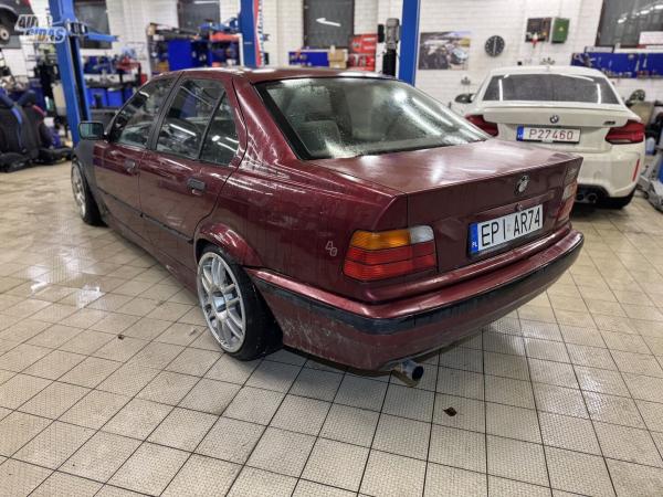 BMW 318 1992 Viļņa, ar dzinēja tilpumu 1.80 L un nobraukumu 316 tūkst. km par 1800 €, foto 3 vietnē AUTOMOTO.COM.LV