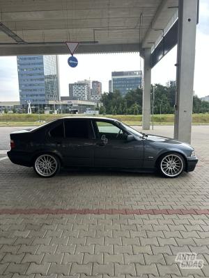 BMW 318 1997 in Vilnius, with an engine capacity of 1.80 L and mileage of 355 thousand km for 4100 €, photo 3 on AUTOMOTO.COM.LV