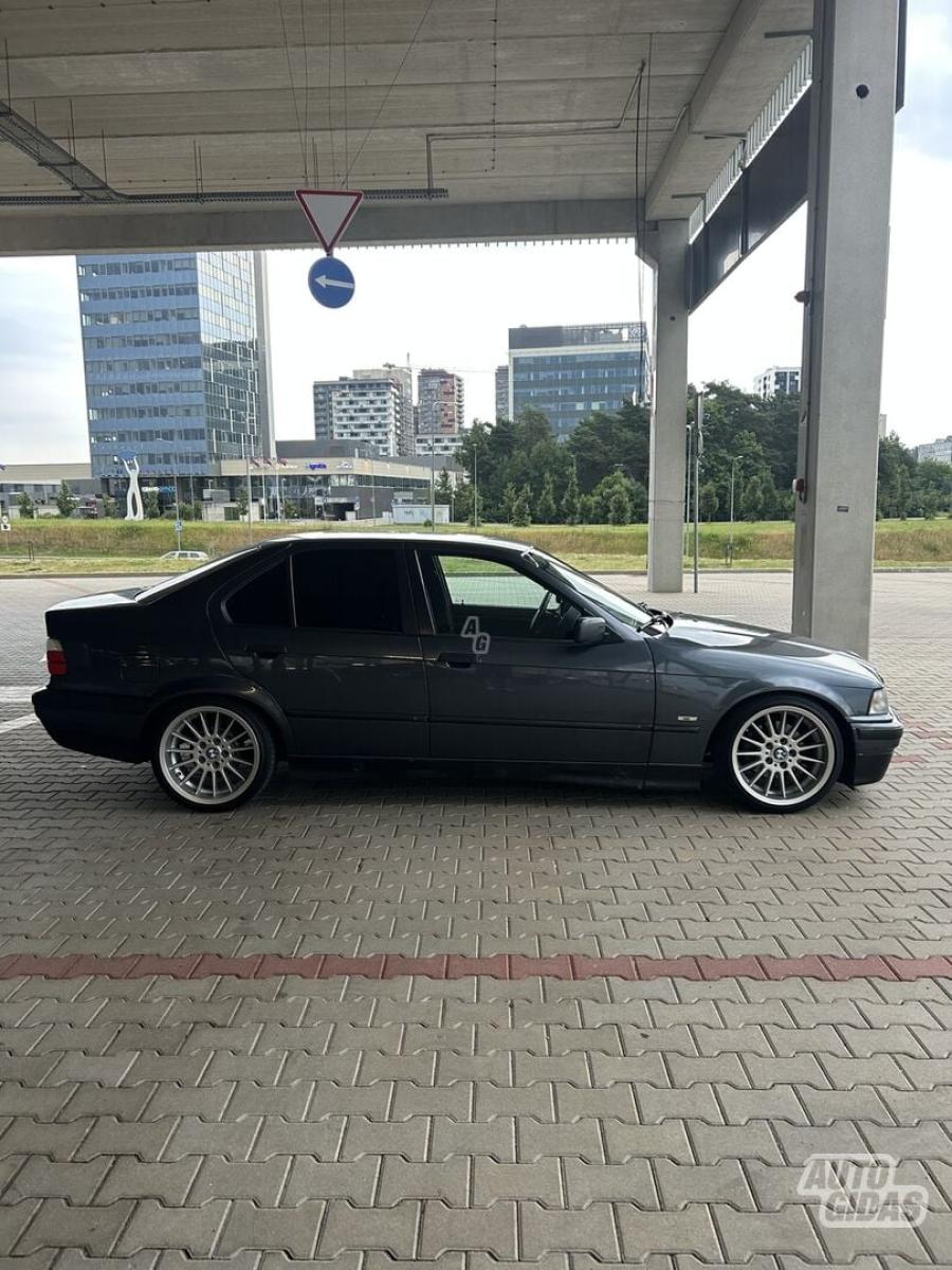 BMW 318 1997 in Vilnius, with an engine capacity of 1.80 L and mileage of 355 thousand km for 4100 €, photo 3 on AUTOMOTO.COM.LV