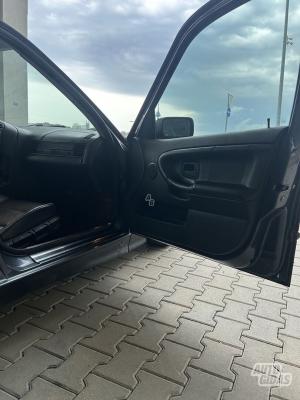 BMW 318 1997 in Vilnius, with an engine capacity of 1.80 L and mileage of 355 thousand km for 4100 €, photo 11 on AUTOMOTO.COM.LV