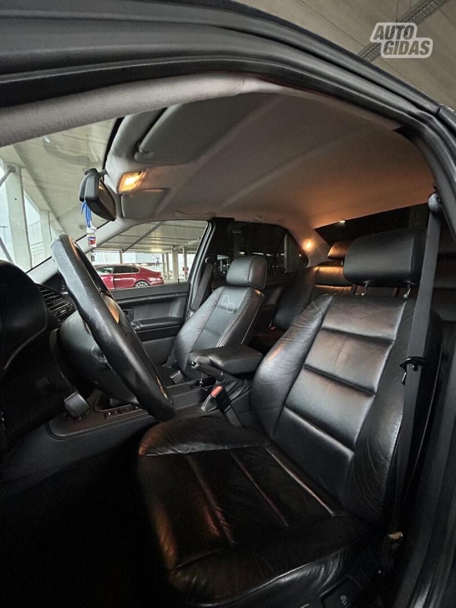 BMW 318 1997 in Vilnius, with an engine capacity of 1.80 L and mileage of 355 thousand km for 4100 €, photo 12 on AUTOMOTO.COM.LV
