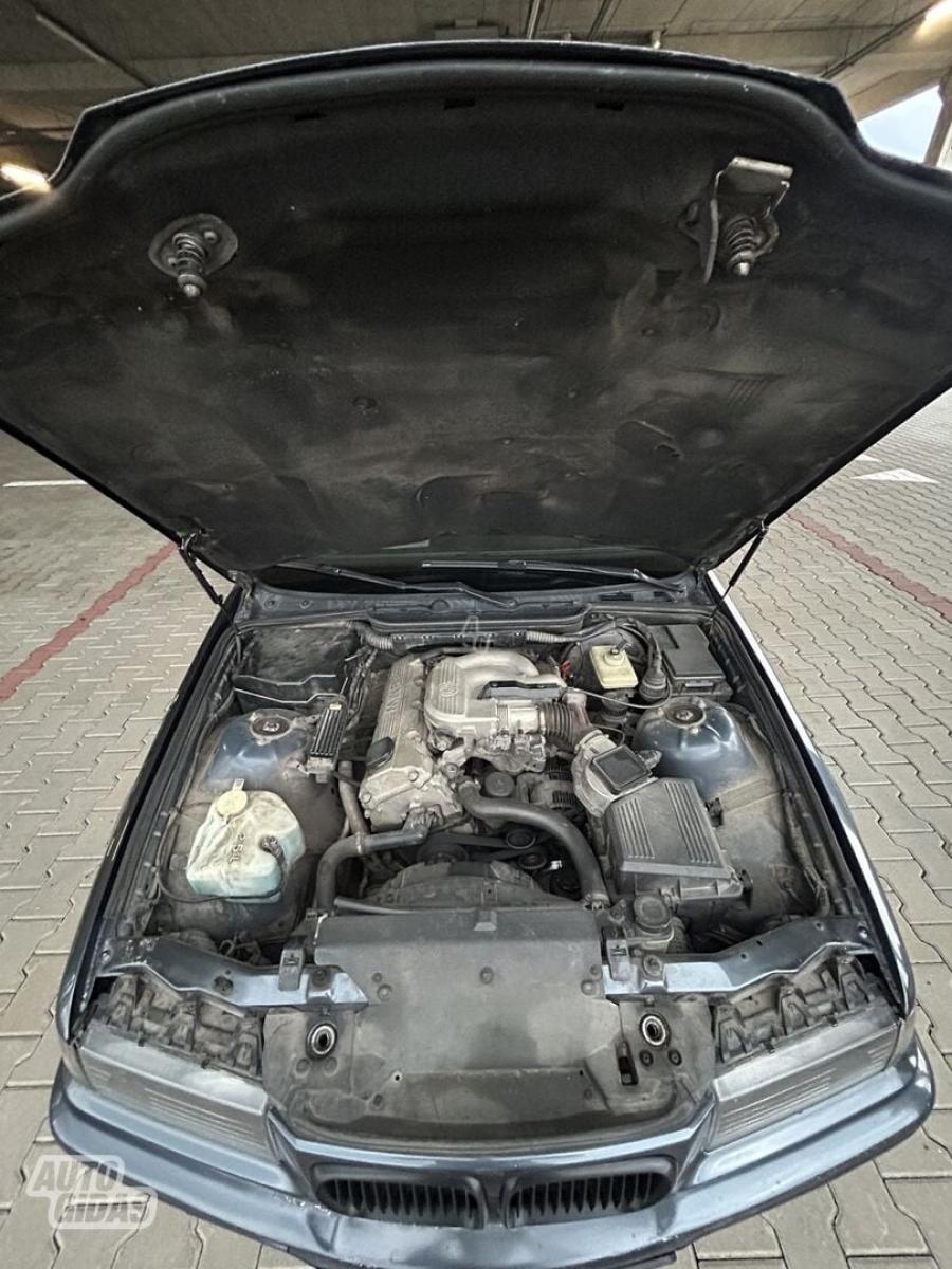 BMW 318 1997 in Vilnius, with an engine capacity of 1.80 L and mileage of 355 thousand km for 4100 €, photo 17 on AUTOMOTO.COM.LV