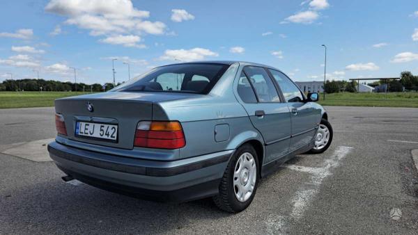 BMW 318 1998 Kauņa vietnē BMW 318 1998 Kauņa, ar dzinēja tilpumu 1.80 L un nobraukumu 225 tūkst. km par 3500 €, foto 5 vietnē AUTOMOTO.COM.LV