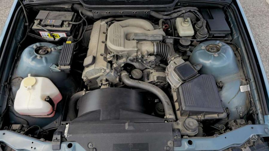 BMW 318 1998 in Kaunas, with an engine capacity of 1.80 L and mileage of 225 thousand km for 3500 €, photo 16 on AUTOMOTO.COM.LV