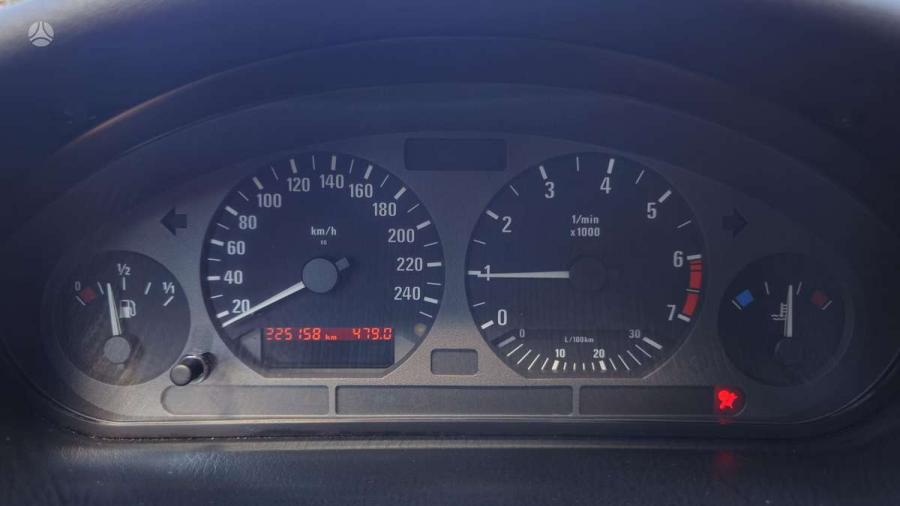 BMW 318 1998 in Kaunas, with an engine capacity of 1.80 L and mileage of 225 thousand km for 3500 €, photo 17 on AUTOMOTO.COM.LV