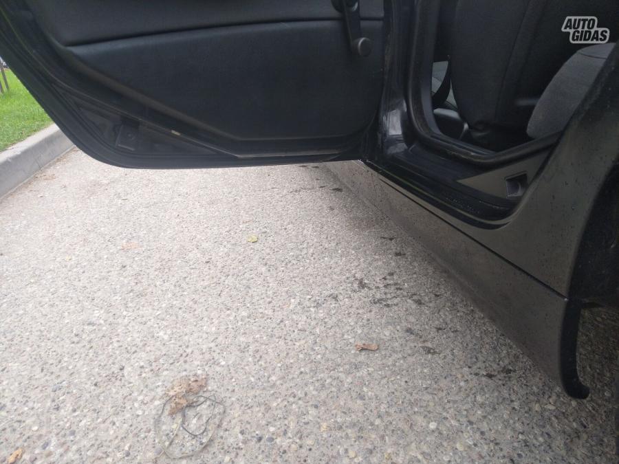 BMW 318 2004 Viļņa, ar dzinēja tilpumu 2.00 L un nobraukumu 243 tūkst. km par 2000 €, foto 9 vietnē AUTOMOTO.COM.LV