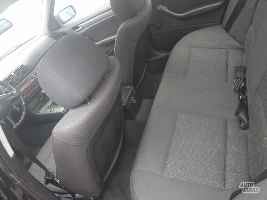 BMW 318 2004 Viļņa, ar dzinēja tilpumu 2.00 L un nobraukumu 243 tūkst. km par 2000 €, foto 16 vietnē AUTOMOTO.COM.LV