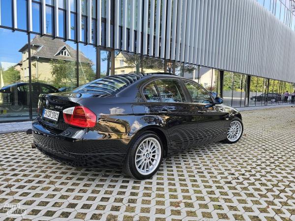 BMW 318 2005 in Kaunas, with an engine capacity of 2.00 L and mileage of 256 thousand km for 2799 €, photo 8 on AUTOMOTO.COM.LV