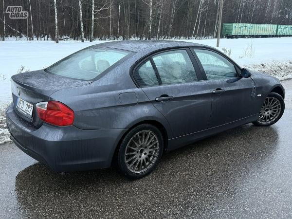 BMW 318 2006 Kauņa, ar dzinēja tilpumu 2.00 L un nobraukumu 402 tūkst. km par 1400 €, foto 3 vietnē AUTOMOTO.COM.LV