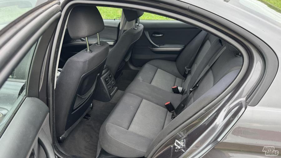 BMW 318 2007 in Vilnius, with an engine capacity of 2.00 L and mileage of 382 thousand km for 2100 €, photo 9 on AUTOMOTO.COM.LV