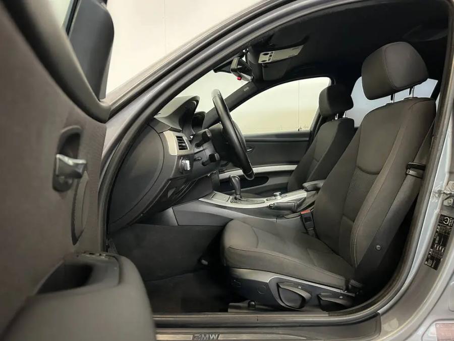 BMW 318 2009 Jūrmala, ar dzinēja tilpumu 2.00 L un nobraukumu 30 tūkst. km par 5950 €, foto 24 vietnē AUTOMOTO.COM.LV