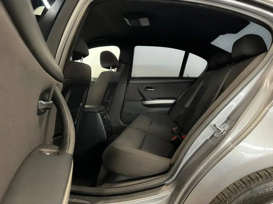 BMW 318 2009 Jūrmala, ar dzinēja tilpumu 2.00 L un nobraukumu 30 tūkst. km par 5950 €, foto 33 vietnē AUTOMOTO.COM.LV