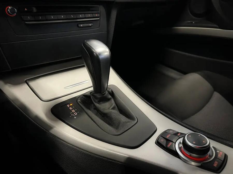 BMW 318 2009 Jūrmala, ar dzinēja tilpumu 2.00 L un nobraukumu 30 tūkst. km par 5950 €, foto 36 vietnē AUTOMOTO.COM.LV