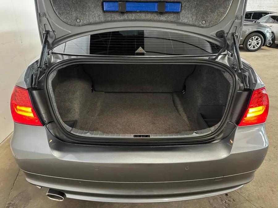 BMW 318 2009 Jūrmala, ar dzinēja tilpumu 2.00 L un nobraukumu 30 tūkst. km par 5950 €, foto 48 vietnē AUTOMOTO.COM.LV