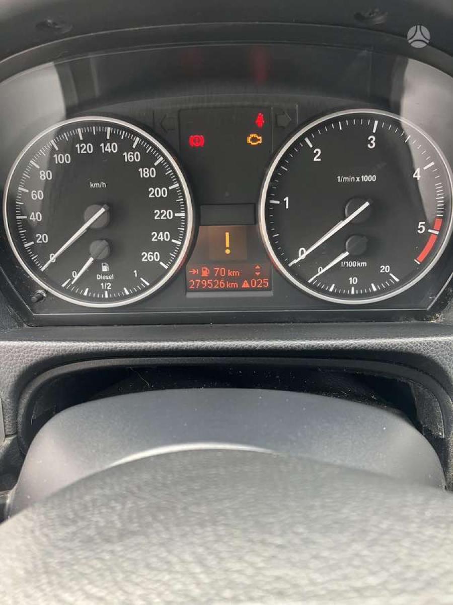 BMW 318 2009 Rokiškis, ar dzinēja tilpumu 2.00 L un nobraukumu 279 tūkst. km par 3950 €, foto 8 vietnē AUTOMOTO.COM.LV