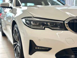 BMW 318 2019 Klaipėda, ar dzinēja tilpumu 2.00 L un nobraukumu 137 tūkst. km par 24553 €, foto 21 vietnē AUTOMOTO.COM.LV