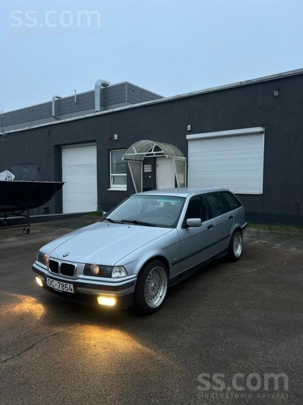 BMW 318 1997 Rīga, ar dzinēja tilpumu 1.80 L un nobraukumu 0 tūkst. km par 2999 €, foto 2 vietnē AUTOMOTO.COM.LV