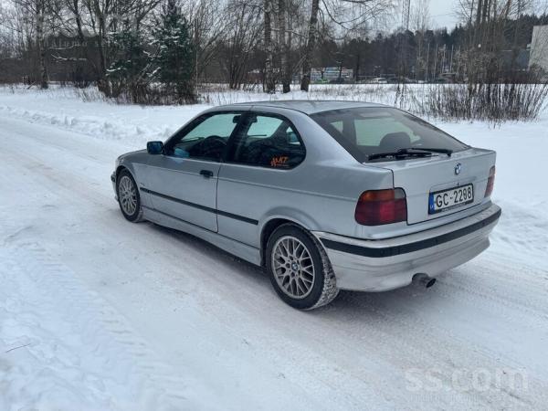 BMW 318 1997 in Riga, with an engine capacity of 1.90 L and mileage of 303 thousand km for 2500 €, photo 4 on AUTOMOTO.COM.LV