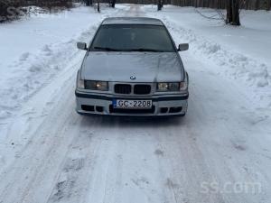 BMW 318 1997 Rīga, ar dzinēja tilpumu 1.90 L un nobraukumu 303 tūkst. km par 2500 €, foto 7 vietnē AUTOMOTO.COM.LV