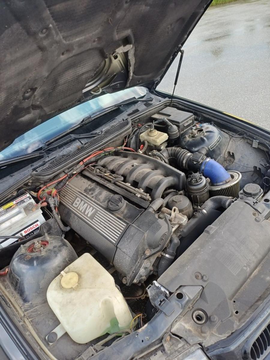 BMW 318 1997 Tartu, ar dzinēja tilpumu 2.80 L un nobraukumu 267 tūkst. km par 3000 €, foto 14 vietnē AUTOMOTO.COM.LV
