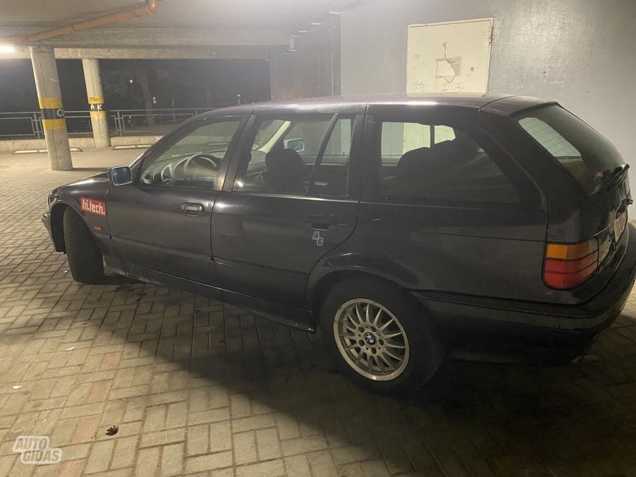 BMW 318 1997 in Kaunas, with an engine capacity of 1.80 L and mileage of 230 thousand km for 1500 €, photo 4 on AUTOMOTO.COM.LV