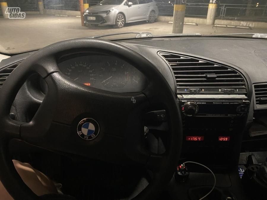 BMW 318 1997 in Kaunas, with an engine capacity of 1.80 L and mileage of 230 thousand km for 1500 €, photo 10 on AUTOMOTO.COM.LV