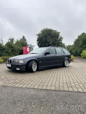 BMW 318 1999 Rīga, ar dzinēja tilpumu 2.50 L un nobraukumu 300 tūkst. km par 4500 €, foto 3 vietnē AUTOMOTO.COM.LV