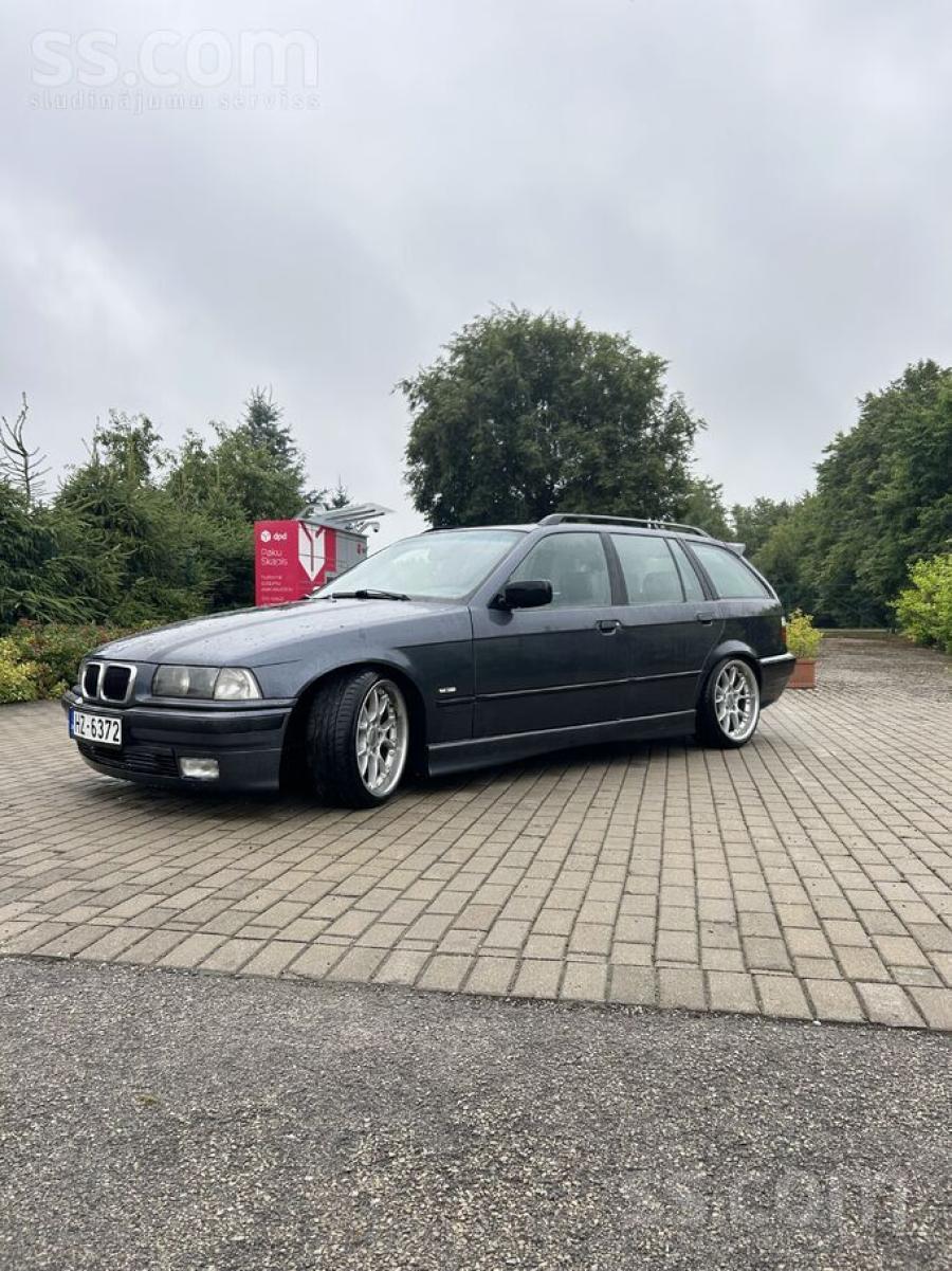 BMW 318 1999 Rīga, ar dzinēja tilpumu 2.50 L un nobraukumu 300 tūkst. km par 4500 €, foto 3 vietnē AUTOMOTO.COM.LV