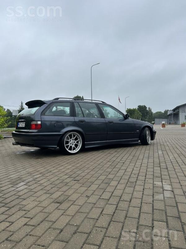 BMW 318 1999 Rīga, ar dzinēja tilpumu 2.50 L un nobraukumu 300 tūkst. km par 4500 €, foto 4 vietnē AUTOMOTO.COM.LV