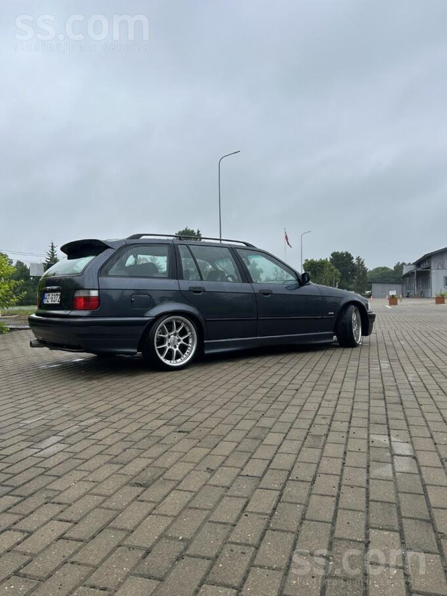 BMW 318 1999 Rīga, ar dzinēja tilpumu 2.50 L un nobraukumu 300 tūkst. km par 4500 €, foto 5 vietnē AUTOMOTO.COM.LV