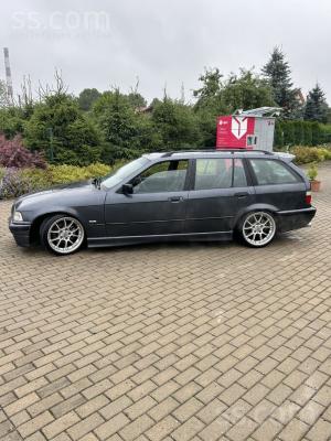 BMW 318 1999 Rīga, ar dzinēja tilpumu 2.50 L un nobraukumu 300 tūkst. km par 4500 €, foto 7 vietnē AUTOMOTO.COM.LV