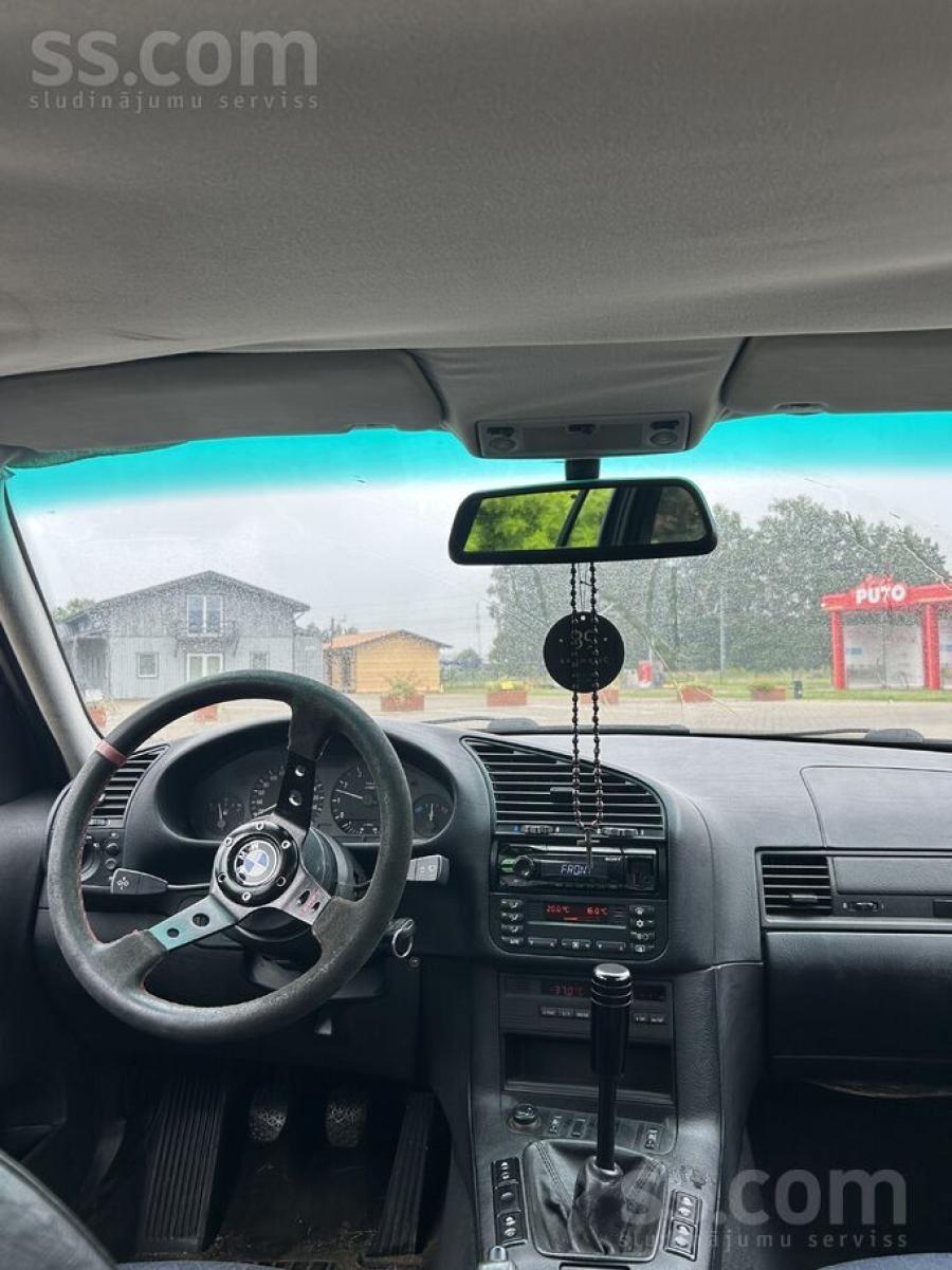 BMW 318 1999 Rīga, ar dzinēja tilpumu 2.50 L un nobraukumu 300 tūkst. km par 4500 €, foto 8 vietnē AUTOMOTO.COM.LV