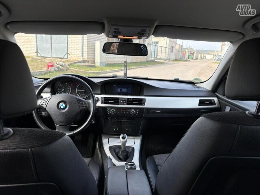 BMW 318 2009 in Kaunas, with an engine capacity of 2.00 L and mileage of 370 thousand km for 3250 €, photo 9 on AUTOMOTO.COM.LV
