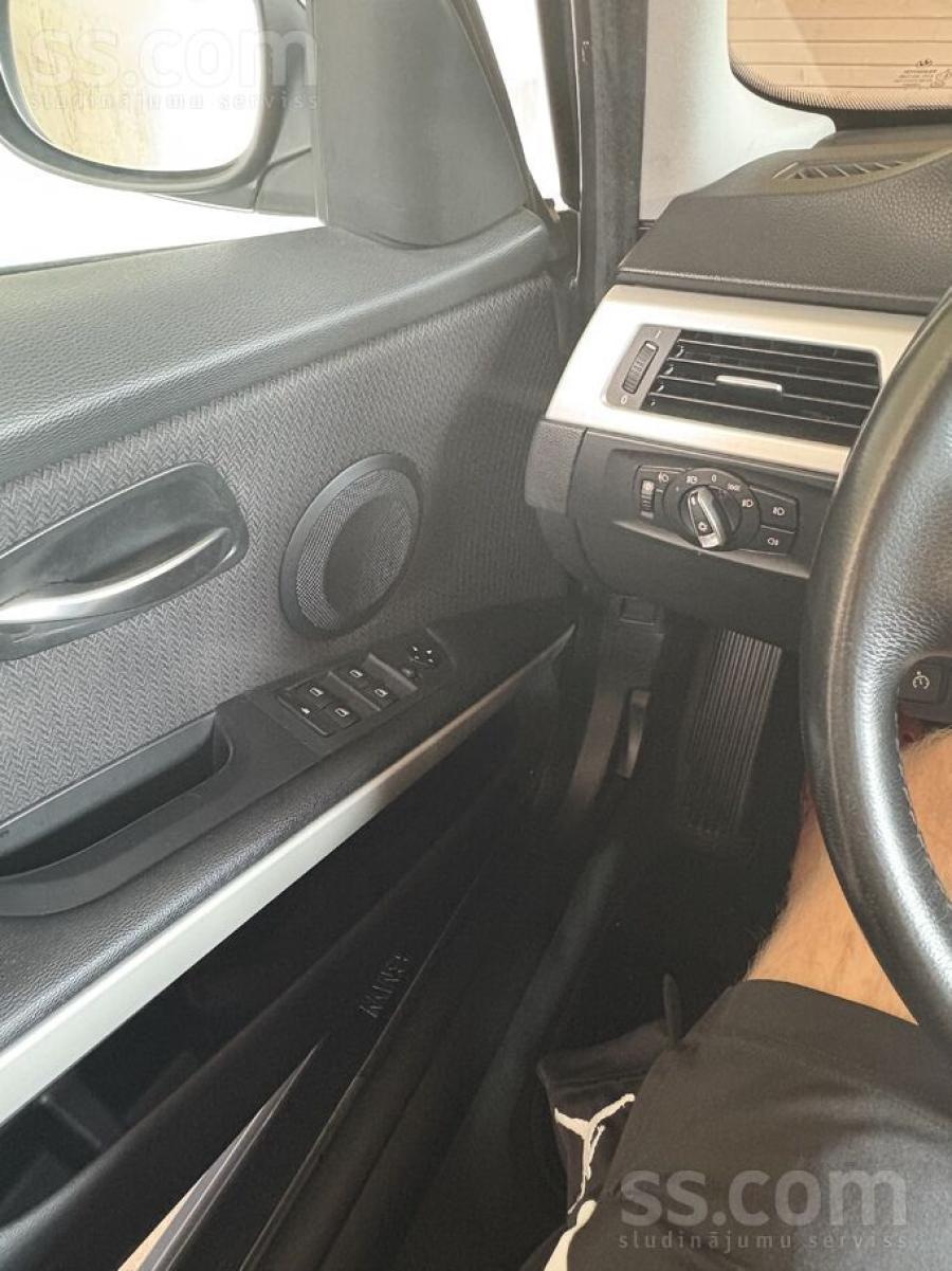 BMW 318 2009 in Ventspils, with an engine capacity of 2.00 L and mileage of 263 thousand km for 3800 €, photo 16 on AUTOMOTO.COM.LV