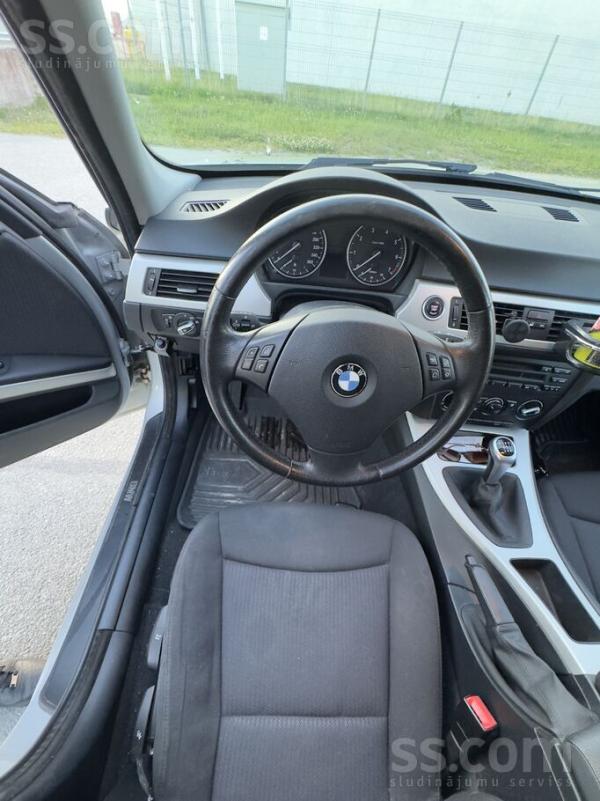BMW 318 2010 in Riga, with an engine capacity of 2.00 L and mileage of 192 thousand km for 3700 €, photo 9 on AUTOMOTO.COM.LV