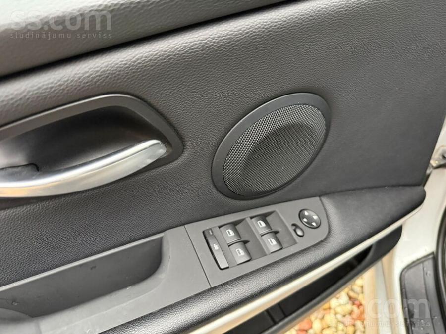 BMW 318 2010 Rīga, ar dzinēja tilpumu 2.00 L un nobraukumu 426 tūkst. km par 3900 €, foto 12 vietnē AUTOMOTO.COM.LV