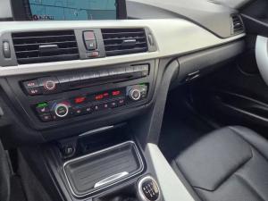 BMW 318 2013 Jelgava, ar dzinēja tilpumu 2.00 L un nobraukumu 281 tūkst. km par 6900 €, foto 14 vietnē AUTOMOTO.COM.LV