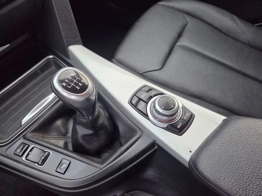 BMW 318 2013 Jelgava, ar dzinēja tilpumu 2.00 L un nobraukumu 281 tūkst. km par 6900 €, foto 21 vietnē AUTOMOTO.COM.LV