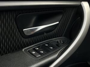 BMW 318 2014 in Klaipeda, with an engine capacity of 2.00 L and mileage of 319 thousand km for 6250 €, photo 18 on AUTOMOTO.COM.LV