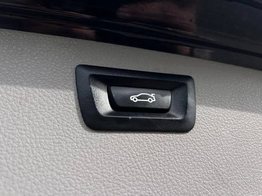 BMW 318 2019 in Riga, with an engine capacity of 1.50 L and mileage of 231 thousand km for 10550 €, photo 9 on AUTOMOTO.COM.LV