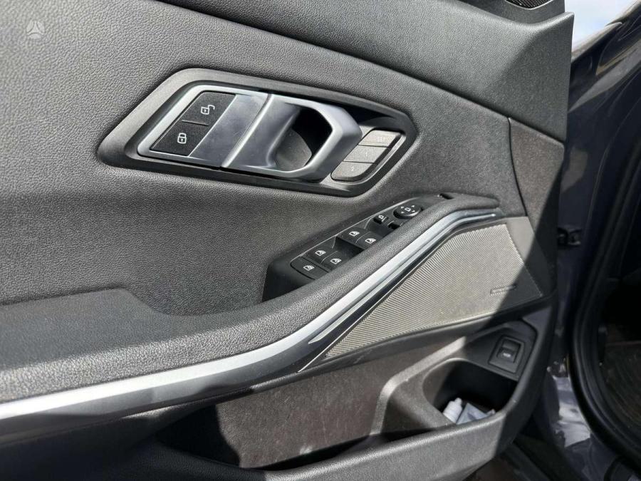 БМВ 318 2020 в Паневежис, объемом двигателя 2.00 л и пробегом 180 тыс. км за 17000 €, фото 9 на AUTOMOTO.COM.LV