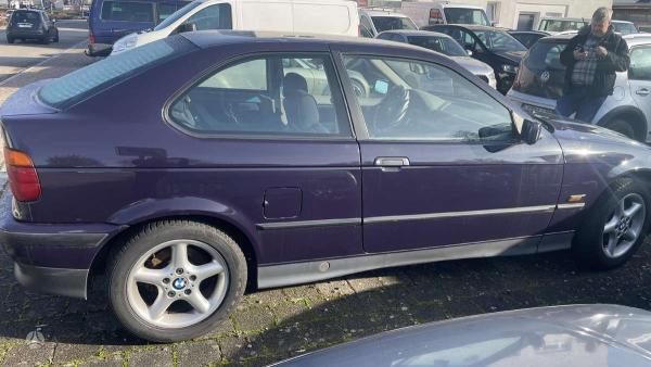 Violets BMW 318 1995 Telšiai, ar dzinēja tilpumu 1.80 L un nobraukumu 270 tūkst. km par 2200 €, foto 4 vietnē AUTOMOTO.COM.LV