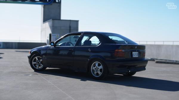 Violet BMW 318 1995 in Vilnius, with an engine capacity of 1.80 L and mileage of 376 thousand km for 1000 €, photo 3 on AUTOMOTO.COM.LV