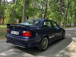 Фиолетовый БМВ 318 1994 в Паневежис, объемом двигателя 1.80 л и пробегом 357 тыс. км за 2600 €, фото 5 на AUTOMOTO.COM.LV