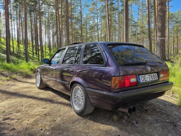 Violets BMW 318 1994 Rīga, ar dzinēja tilpumu 1.80 L un nobraukumu 205 tūkst. km par 9500 €, foto 9 vietnē AUTOMOTO.COM.LV
