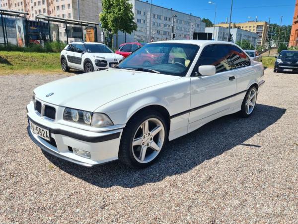 White BMW 318 1993 in Liepaja, with an engine capacity of 1.80 L and mileage of 228 thousand km for 3990 €, photo 1 on AUTOMOTO.COM.LV