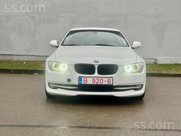 White BMW 318 2011 in Jelgava, with an engine capacity of 2.00 L and mileage of 0 thousand km for 8550 €, photo 3 on AUTOMOTO.COM.LV