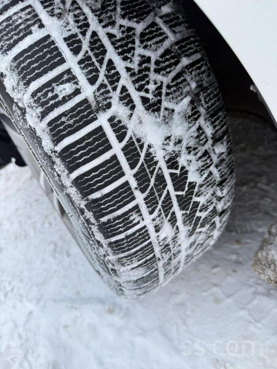 White BMW 318 2013 in Riga, with an engine capacity of 2.00 L and mileage of 356 thousand km for 8700 €, photo 32 on AUTOMOTO.COM.LV